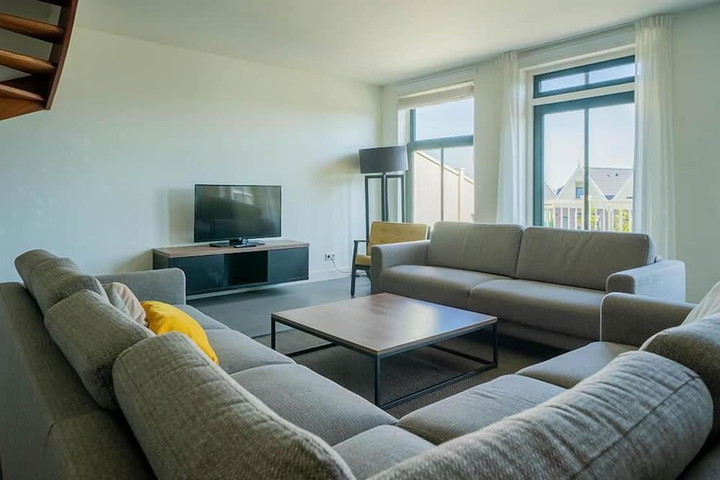 Apartment With 5 Bedrooms, A Sauna And A Balcony - Volendam