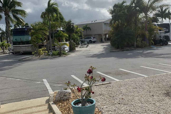 Luxury Pull Thru Rv Lot With Access To All The Resorts Amenities! - Cudjoe Key, FL