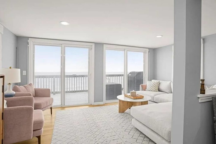 Cozy Ocean Front Retreat With Private Beach! - Shelton, CT