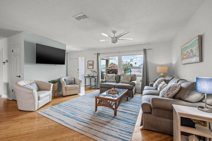 Water Front Home Island Paradise, Come Explore True Tranquility. - Apollo Beach, FL