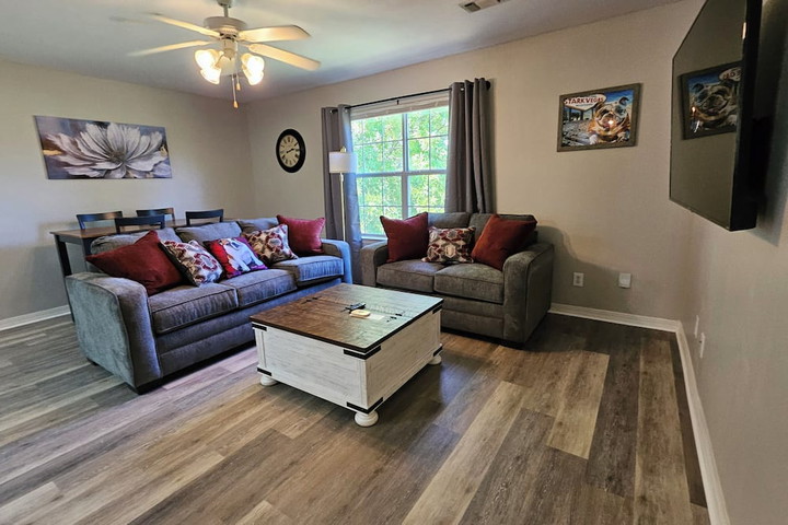 Gameday Guesthouse 2br/2ba Updated Townhome In Fabulous Starkville 5 Min To Msu - Starkville, MS