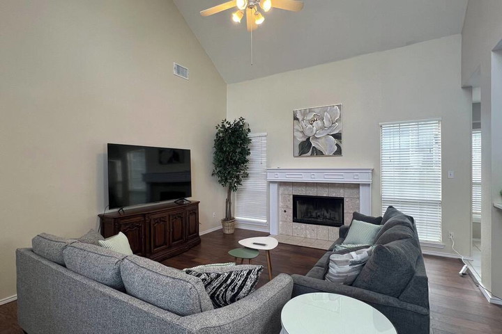 Superb 4-bedroom House On George Bush Tpk, Carrollton - Carrollton, TX