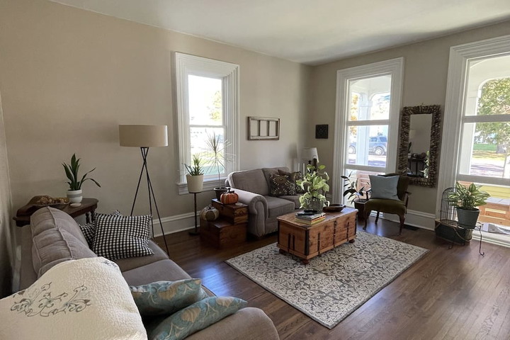 The Main St Place In Charming Mount Carroll Il 1st Floor - Savanna