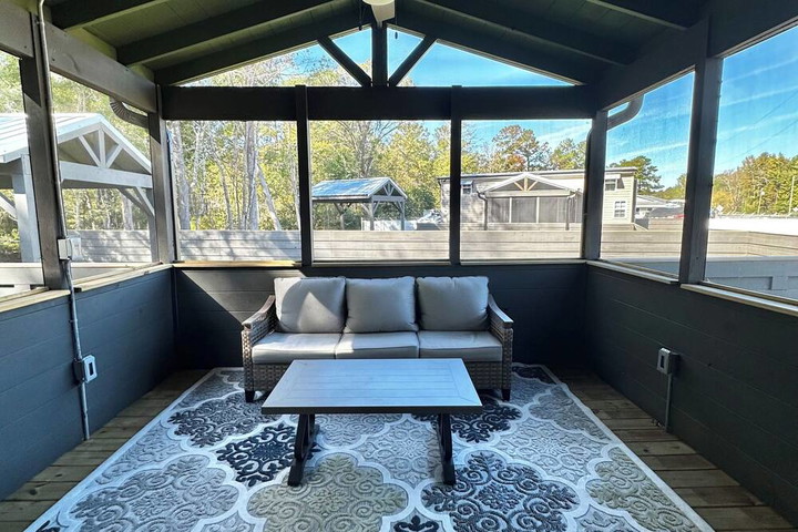 Stay Small At Lake Waccamaw 2 - Lake Waccamaw, NC