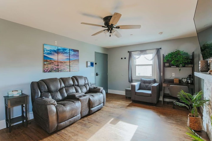 Valley Oasis: Luxury Fishersville Apartment - Staunton, VA