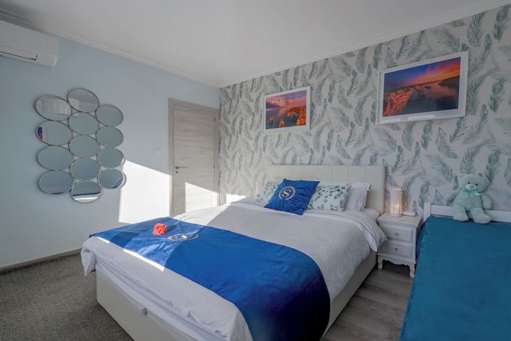 One Living Room One Bedroom Apartment With Kitchen In Cascais Beachfront Villa - Estoril