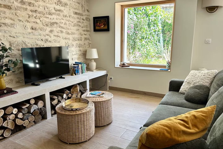 Charming 2-bedroom House With Ac In Center Of Chablis - Chablis