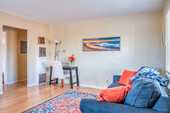 Cozy 2-bedroom Downtown Walnut Creek Retreat Walk To Dining Wifi + Ac - Walnut Creek, CA