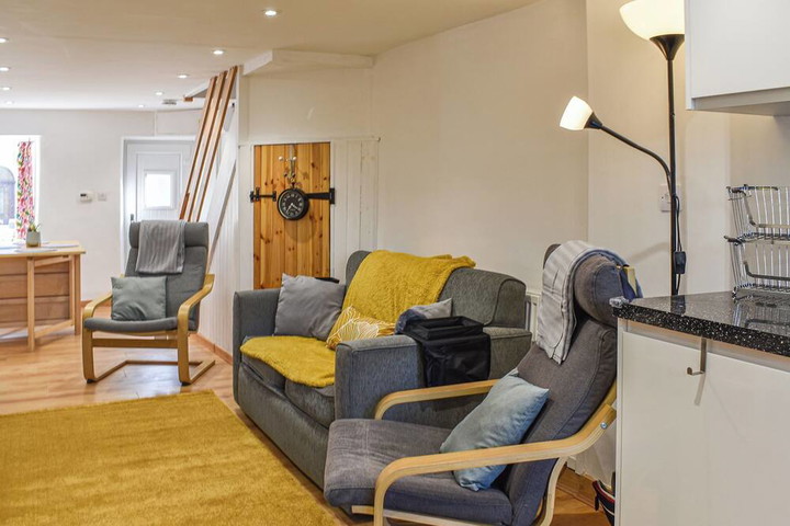 2 Bedroom Accommodation In Amlwch - Anglesey