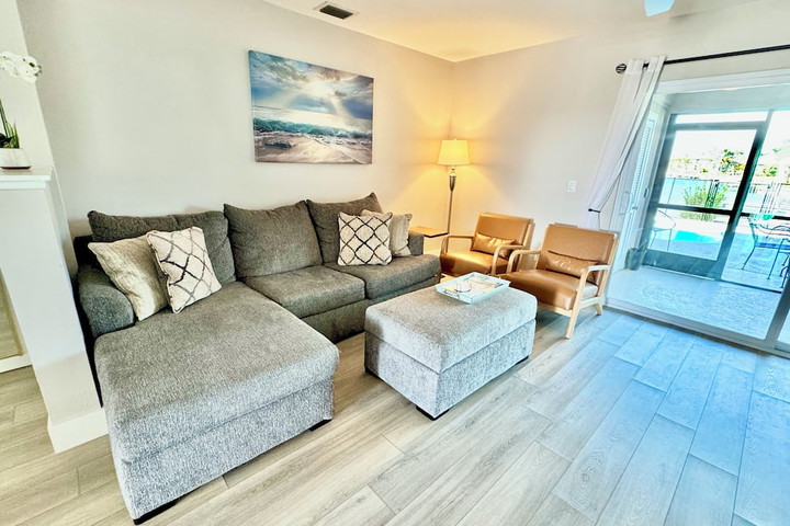 Punta Breeze 2-bedroom Townhome, Pool, Boat Dock & Wifi In Relaxing Punta Gorda - Punta Gorda, FL