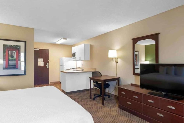 1 Queen Bed | Non-smoking, Kitchen - Greece, NY