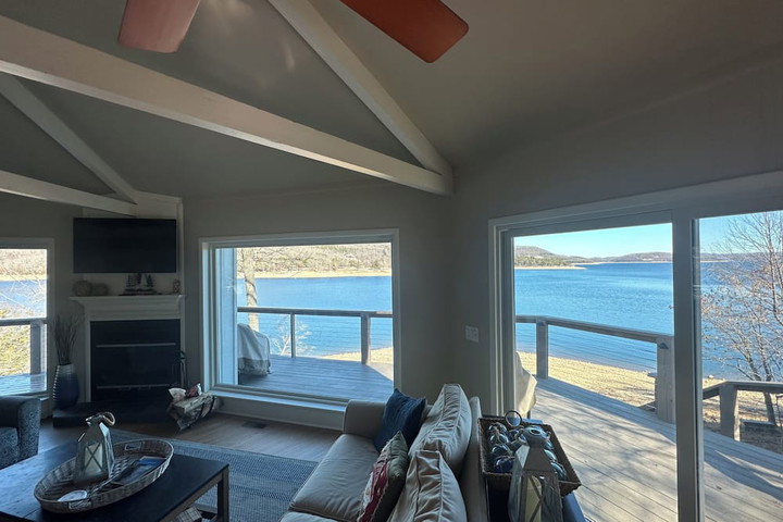 Panoramic Lakeviews! Direct Lakefront Access! Gentle Sloping Beach! 4 Kayaks! - Eureka Springs, AR