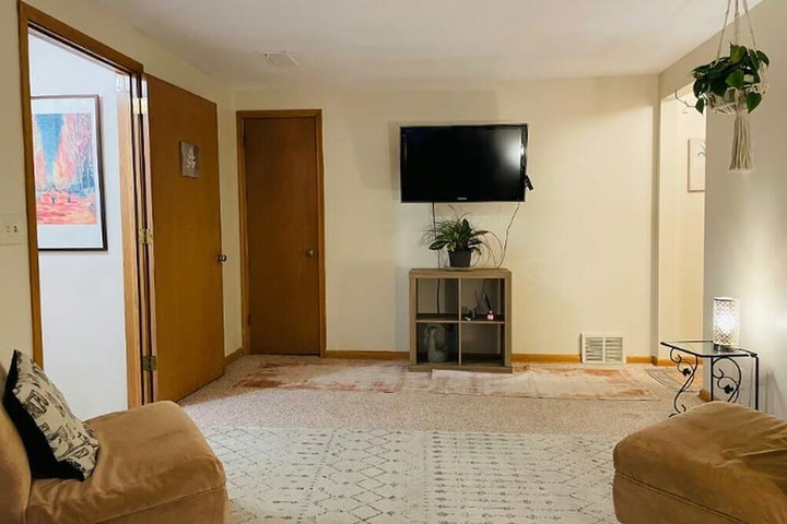 Comfy And Clean 1 Br Apt, Quiet, Safe Family Neighborhood Near Downtown Mpls, - Maple Grove, MN