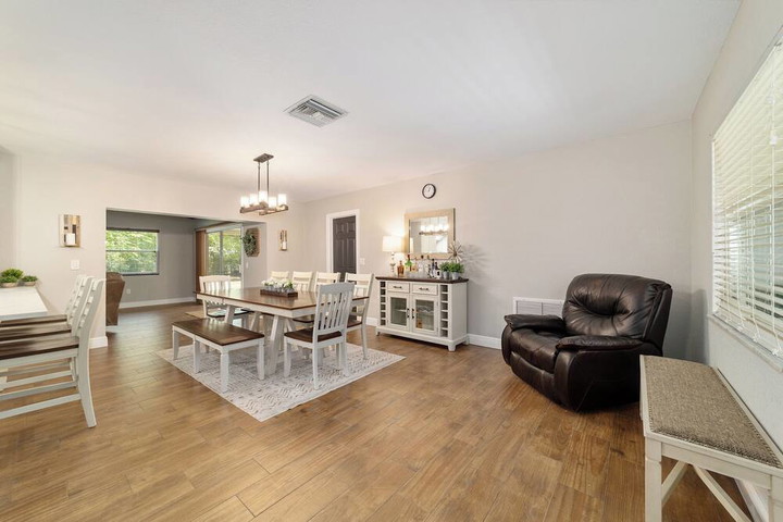 3/2 Newly Remodeled Home In Crystal River! Bring Your Boat And Rv/camper! - Crystal River, FL