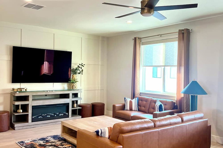 Stunning 4-br Townhome Family-friendly, Biking Trails, Pool, And Games! - Highland, UT