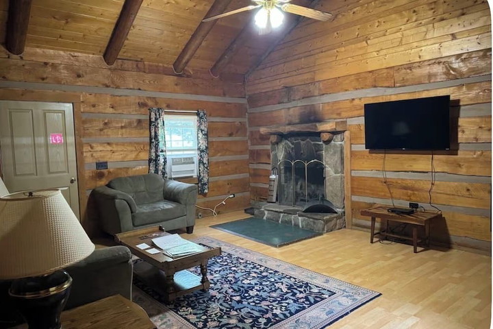 Cozy 1-bedroom Cabin W Jacuzzi In Serene Seneca Rocks With Ac/heat Pets Welcome - Seneca Rocks, WV