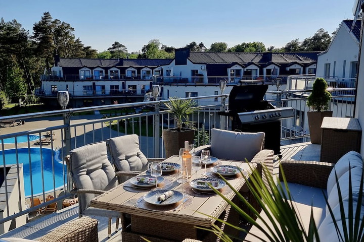 Beachy Getaway With Pool, Water Views, Furnished Patio, & Dock Access - Key Colony Beach, FL