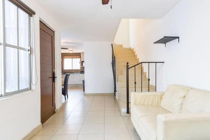 1 King, 3 Twin Bed, Pool & 2 Parking | 3br2br 7ppl - Monterrey