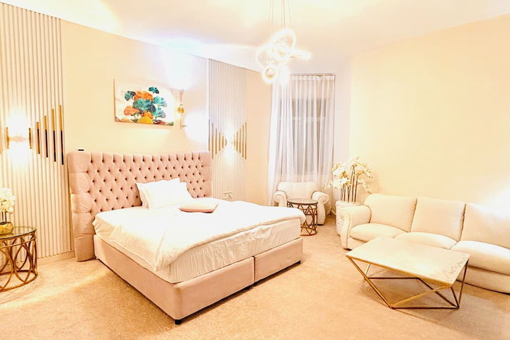 Canal View One Bhk Apartment With Parking - Sharjah