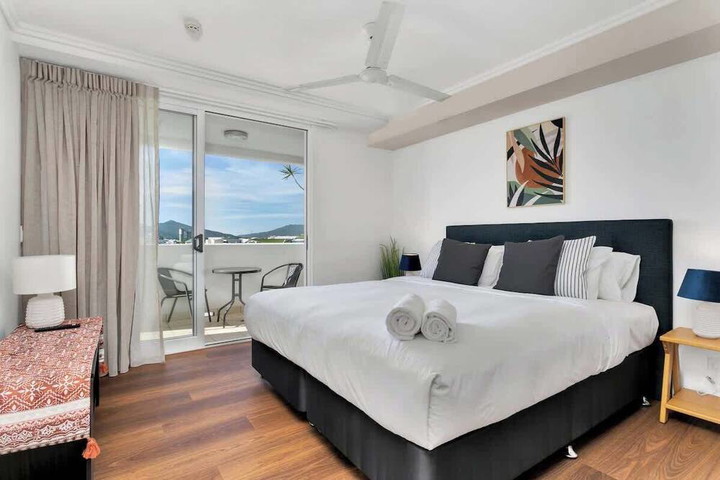 Coastal Chic In Heart Of Cairns With Rooftop Pool - Cairns