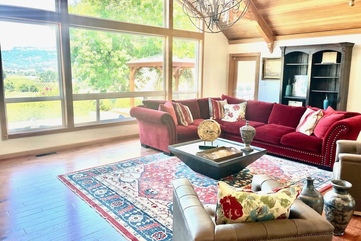 Vezer Family Vineyard Private Estate. Endless Views Of Vineyards, Hillsides. - Fairfield, CA