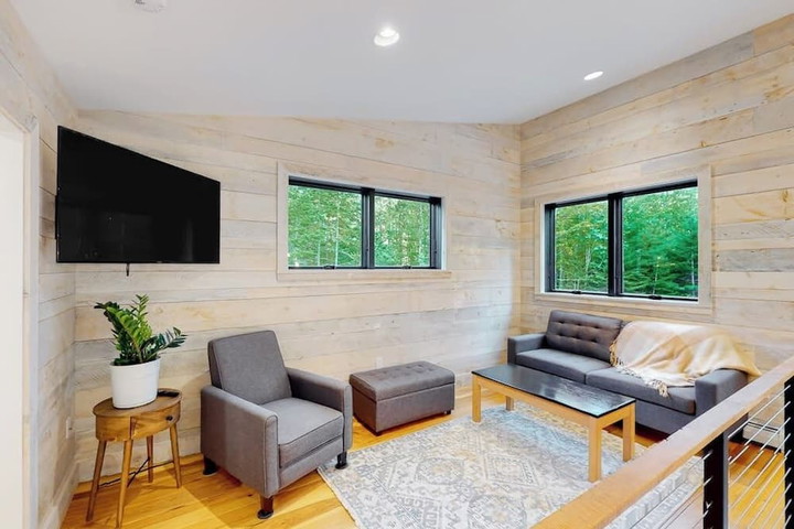 Contemporary Retreat With Grill, Firepit, & Patio - Walk To Beach - Maine
