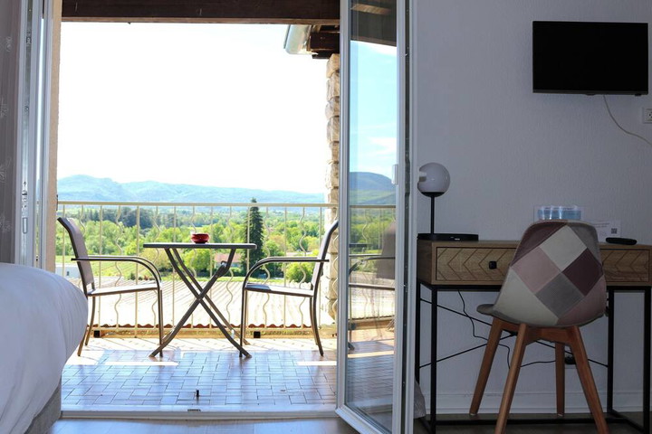 Hotel Inn Holiday Accomodation In Ardeche, Swimming Pool, Diner On Reservation - Ardèche