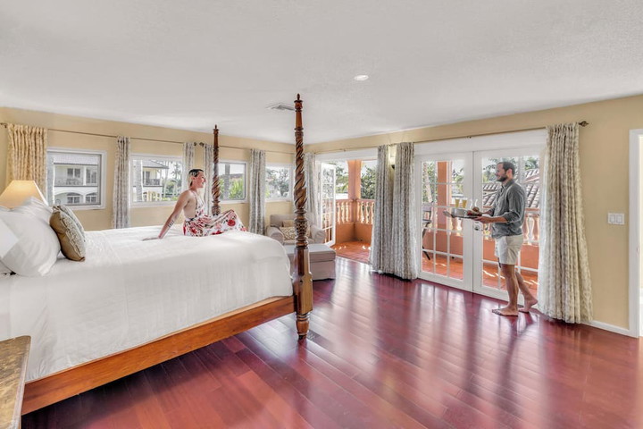 Walk To Beach / Waterfront / Heated Pool /  Pelican  Key | Residences - Coconut Creek, FL