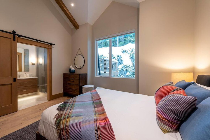 Northern Lights 32 | Ski-in/out Luxury Townhome, Hot Tub, - Whistler