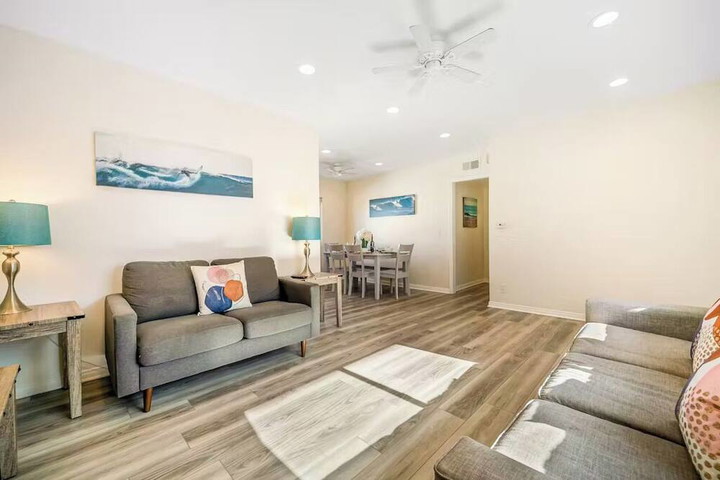 Charming Home Just Steps From The Beach  2-bedroom, Private Back Patio, & Free Wifi - Newport Beach, CA