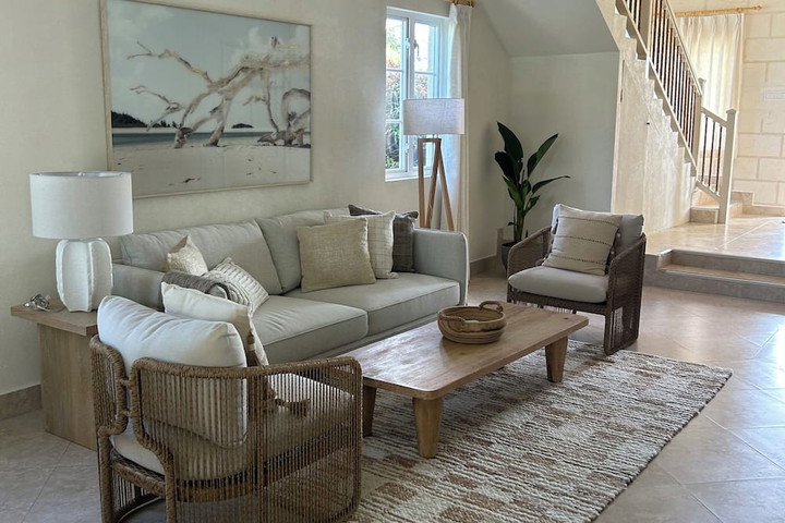 Luxury Retreat With Contemporary Design Less Than 5 Minutes Walk To The Beach - Barbade