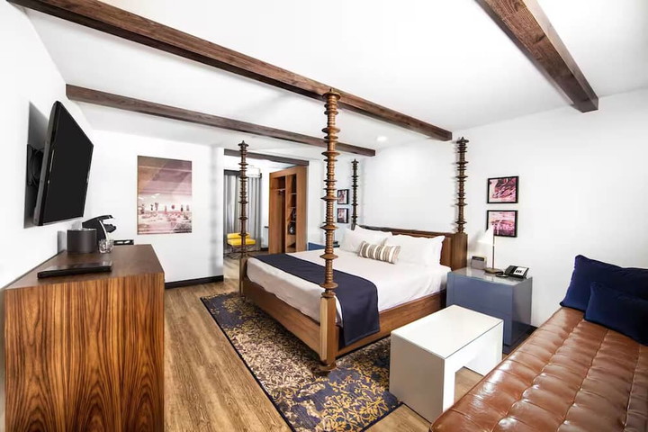 El Cortez | Tower Premium King | Best Downtown Hotel | Adults Only - North Las Vegas, NV