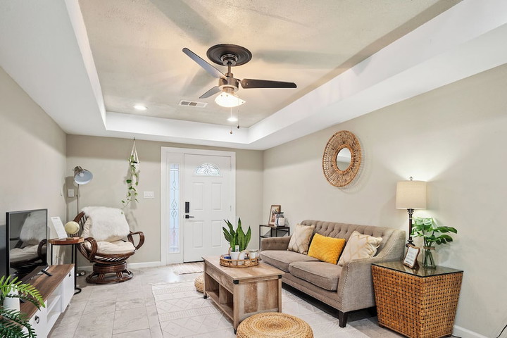 Private 2br Guesthouse: Food Hub & Easy Freeway Access In International District - Sugar Land, TX