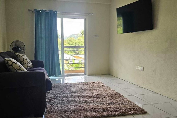 Spacious 2-bedroom Apartment (1080 Sqft) Fully Furnished, Quiet & Green Retreat - Grenada