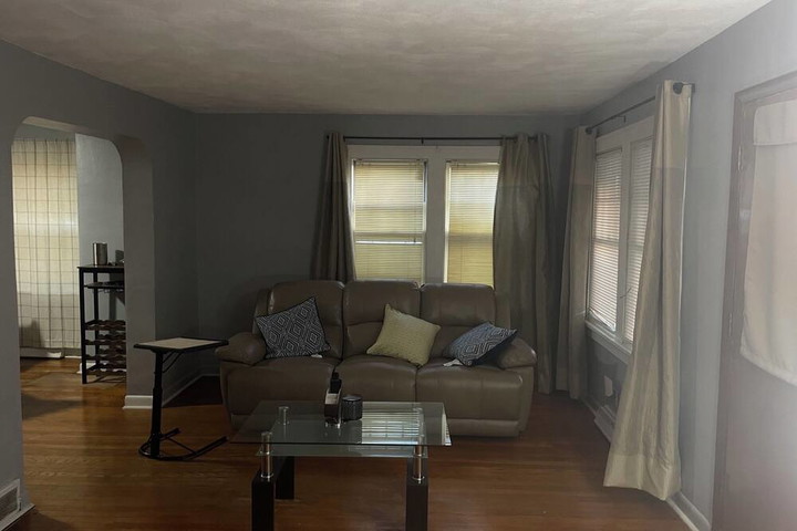 Cozy 2-bedroom Home In Serene South Bend With Ac, 15 Min Away From Notre Dame - South Bend, IN