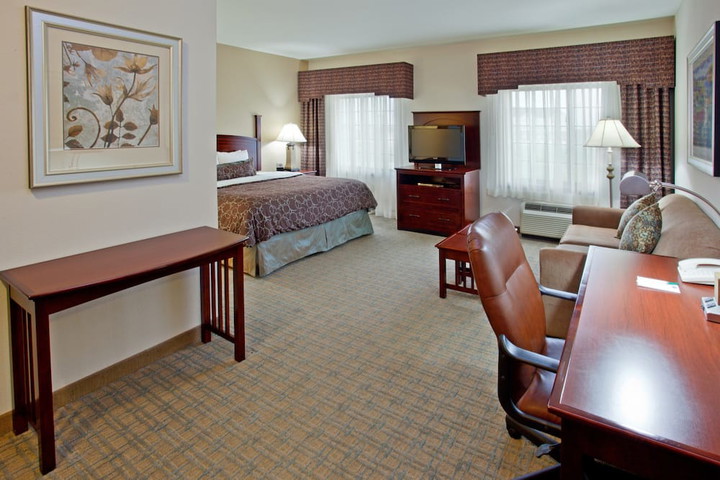 Free Breakfast + Outdoor Pool + 24 Hour Business Center | Close To Nasa - League City, TX