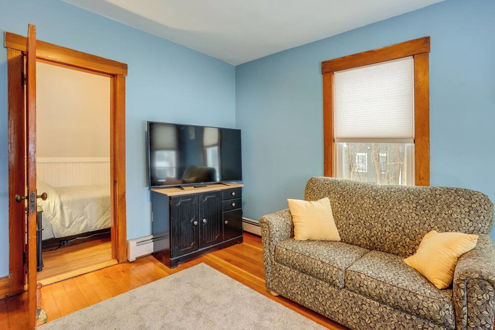 9 Mi To Wachusett Mtn! Family Base W/ Porch - Leominster, MA
