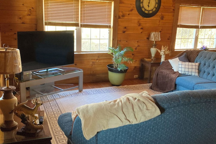 Secluded 3-bedroom Cabin Perfect For Relaxing Getaway Along Kentucky River - Lexington, KY