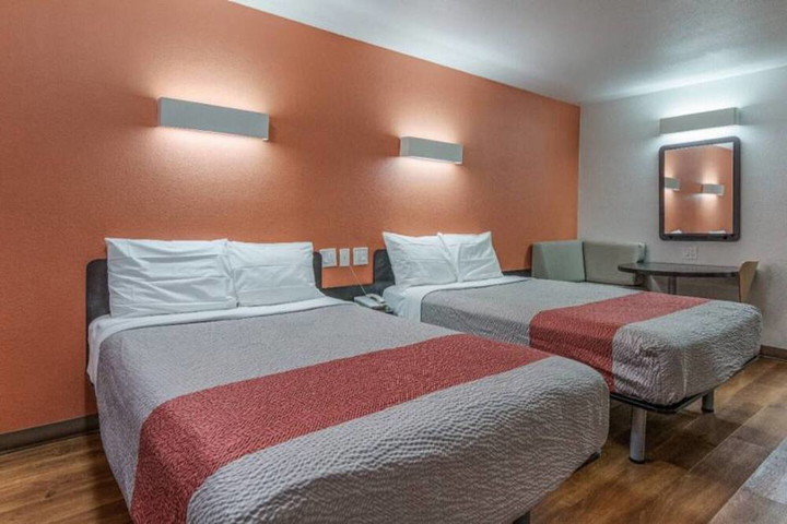 2 Full Beds | Smoking - Texarkana, AR