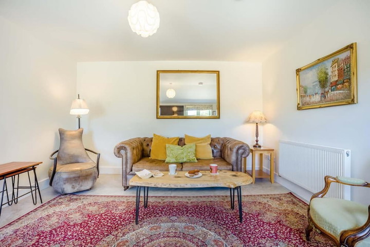 1 Bed In Brockenhurst (Oc-s40680) - Brockenhurst