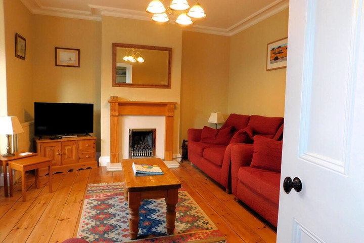 The Prairie -  A Deceptively Spacious Cottage With Parking Close To The Beach In Sheringham - Sheringham