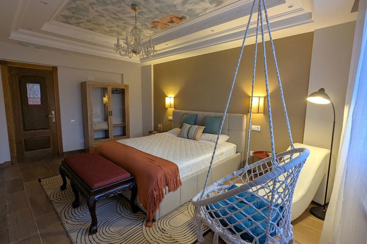 Ebony & Ivory Suite Home. Probably One Of A Kind In Spain - Santander