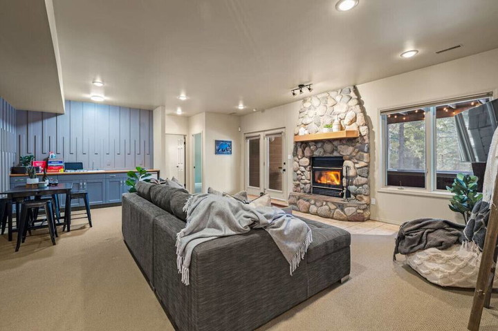 Tranquil Pines | Hot Tub | Fire Pit | Playground - Fairmont Hot Springs, BC