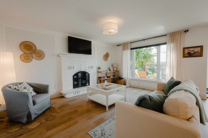 Cozy Lakeview Home With Water Access - Cornwall, PE, Canada