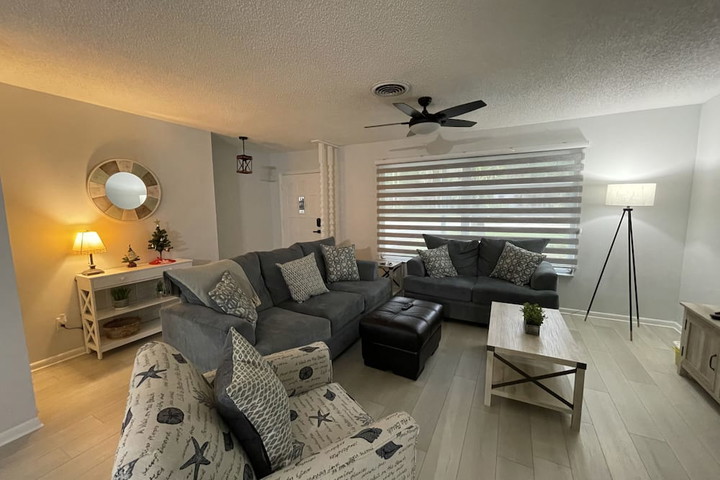 Dreamy Verobeach House Perfect For Family Getaway - Vero Beach, FL