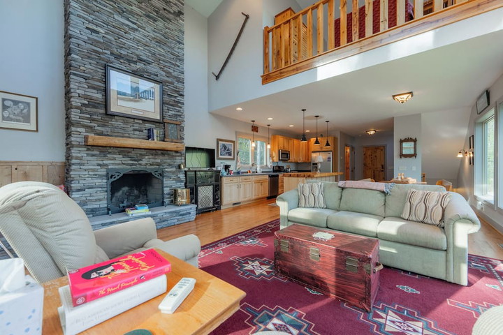 Creekside Mountain Home Near Hungry Mother | King Suite - Marion, VA