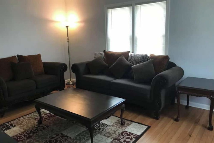 Cheerful 2 Bedroom Home With Parking On Premises - Mars Hill, IN