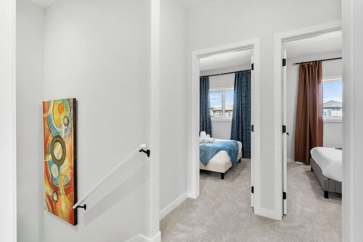 Cozy| Luxury|ac| Near West Edmonton Mall |King Bed - Saint Albert