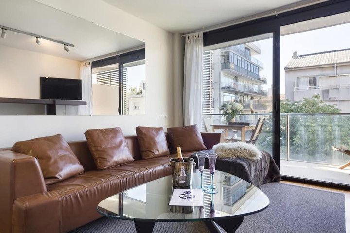 Apartamento Corporativo En El Centro Con Balcón - L'Hospitalet de Llobregat