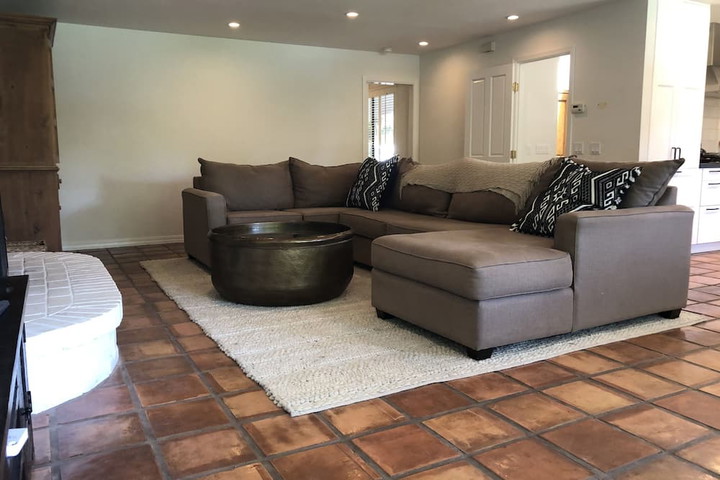 1-acre Private Backyard With Large Pool - 20% Off October Stays - Petaluma, CA
